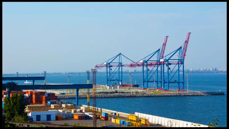 Drone Strikes Near Odesa as Merchant-Safety Risk Premium Widens – Ship ...